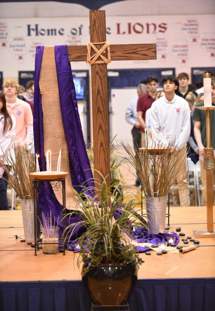 Meditation Blends Stations of the Cross with Taizé Prayer | The ...