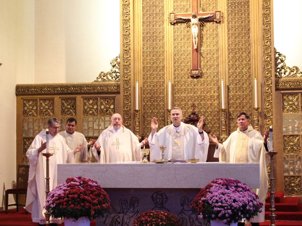 Bishop Glancy Installed as St. Patrick Pastor | The Viatorian Community